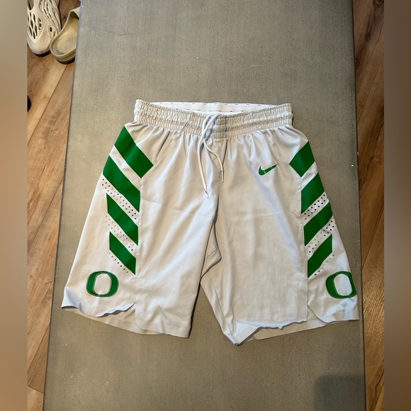 Nike | Shorts | Nike Oregon Mens Basketball Shorts | Poshmark